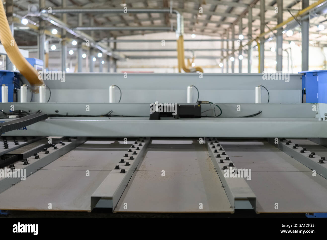 machine handling plywood in a factory Stock Photo - Alamy