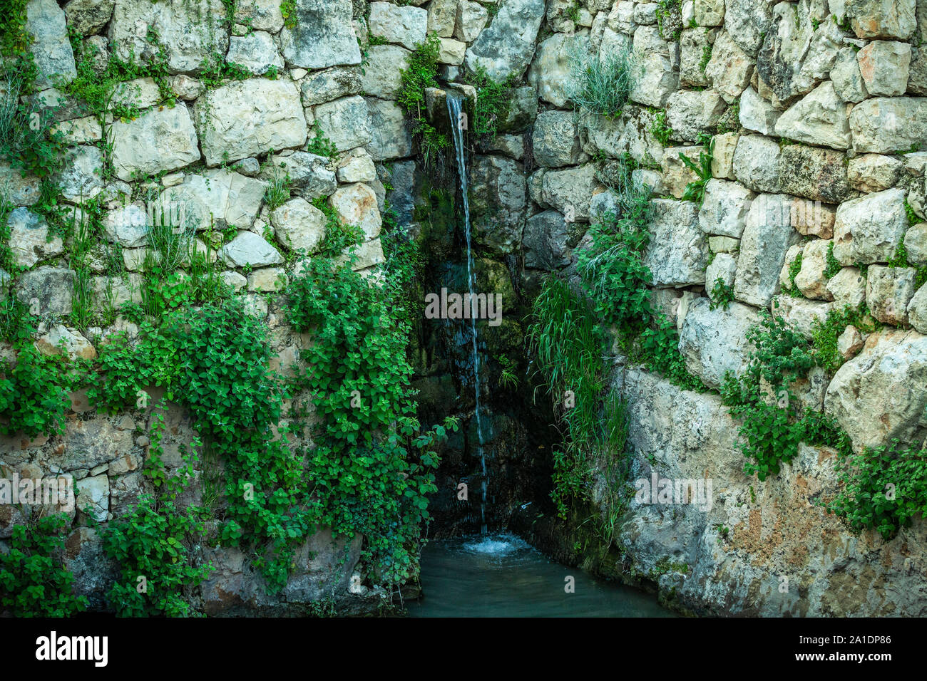 Stream flowing among stones hi-res stock photography and images - Alamy