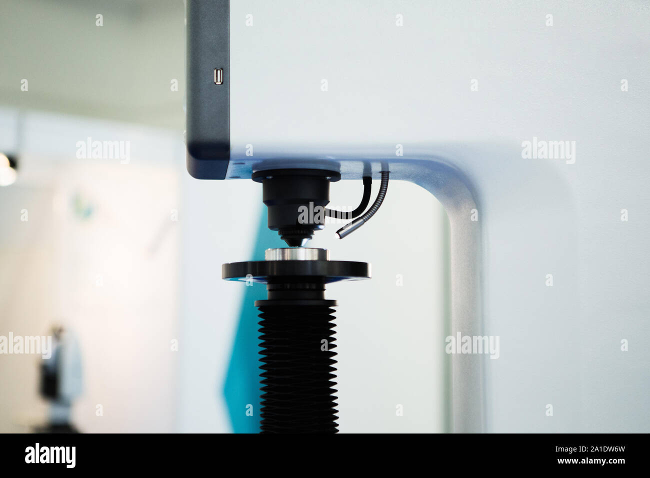 Microscope machine hi-res stock photography and images - Alamy