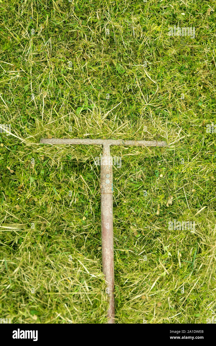 Raking soil hi-res stock photography and images - Alamy