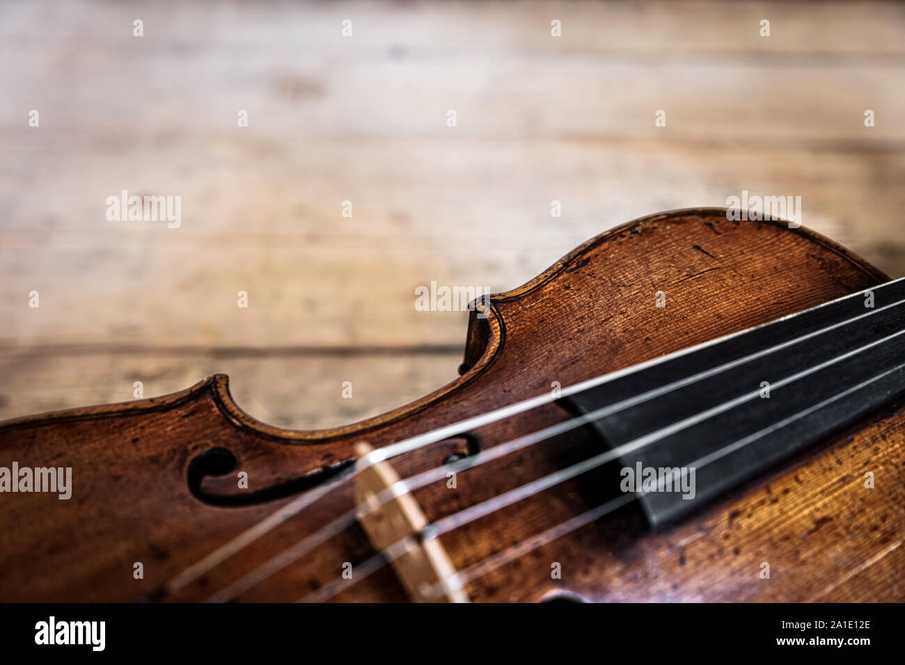One string fiddle hi-res stock photography and images - Alamy