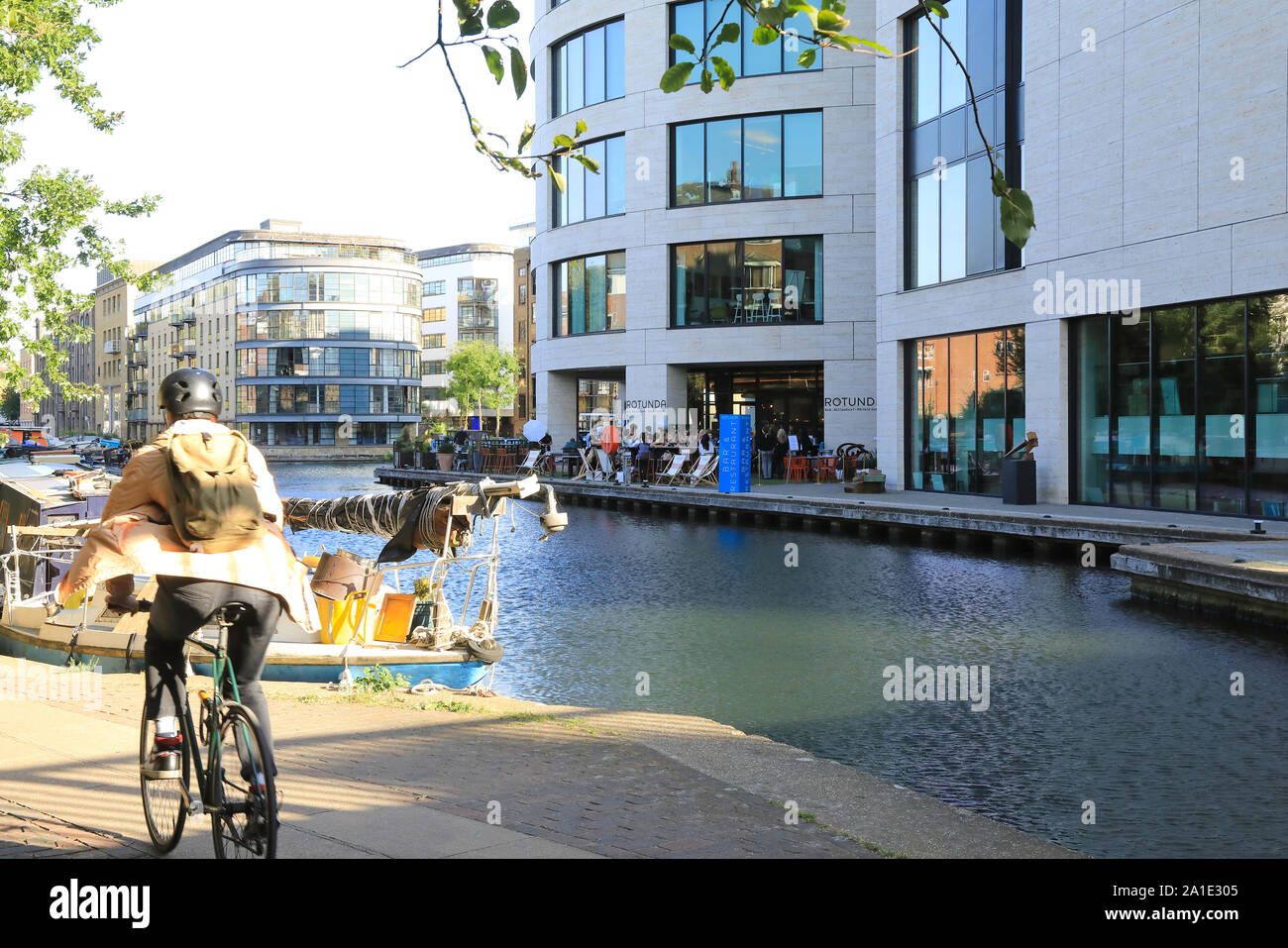 Rotunda bar and restaurant hi-res stock photography and images - Alamy