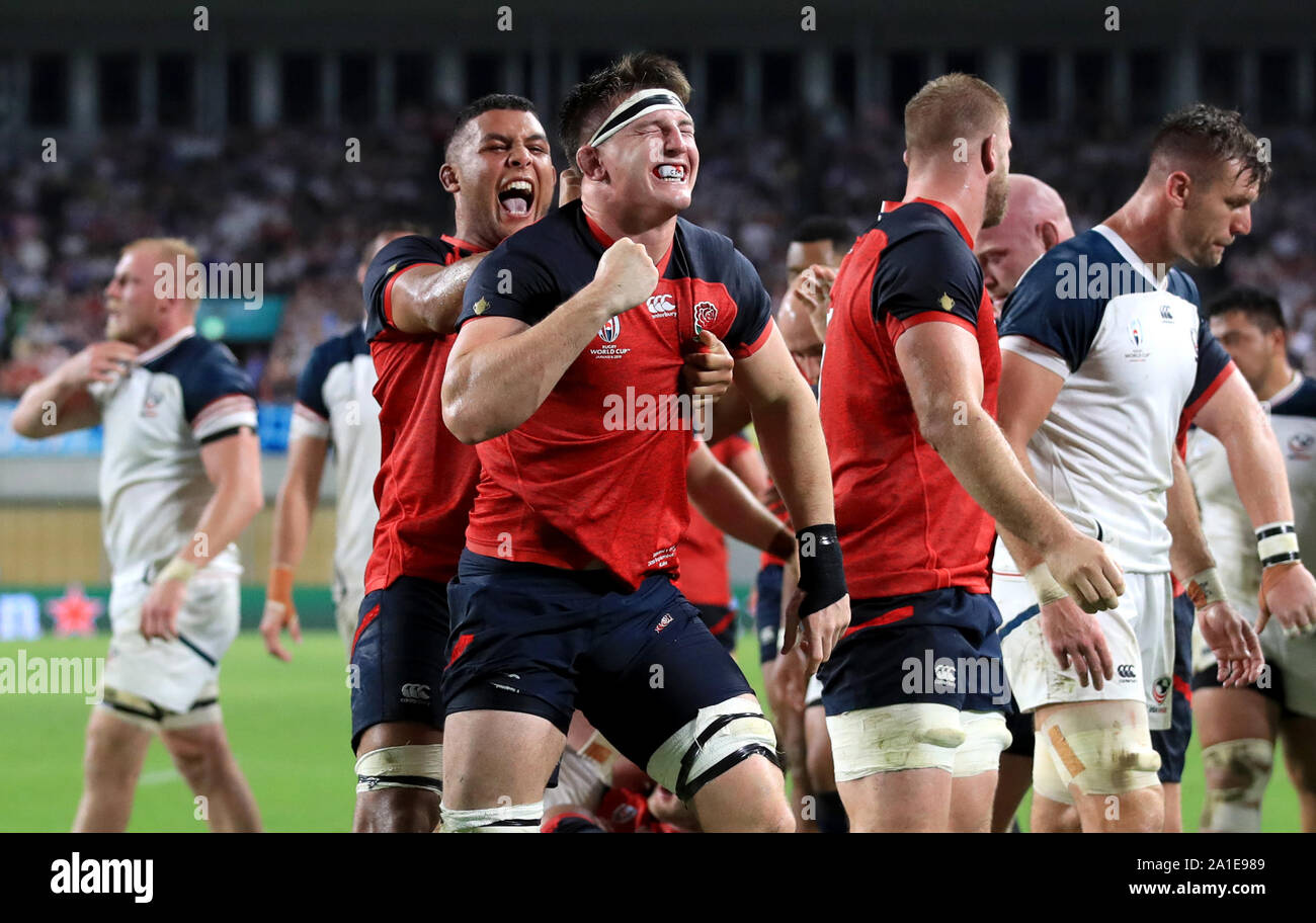 England's Tom Curry celebrates his sides second try during the 2019 ...