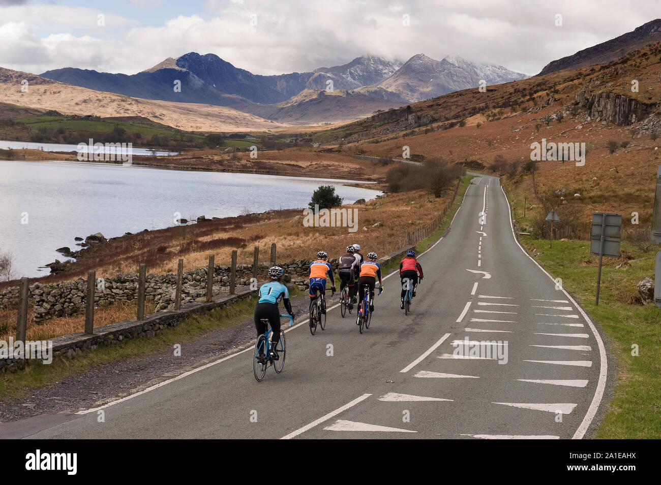 Cycling wales hi-res stock photography and images - Alamy
