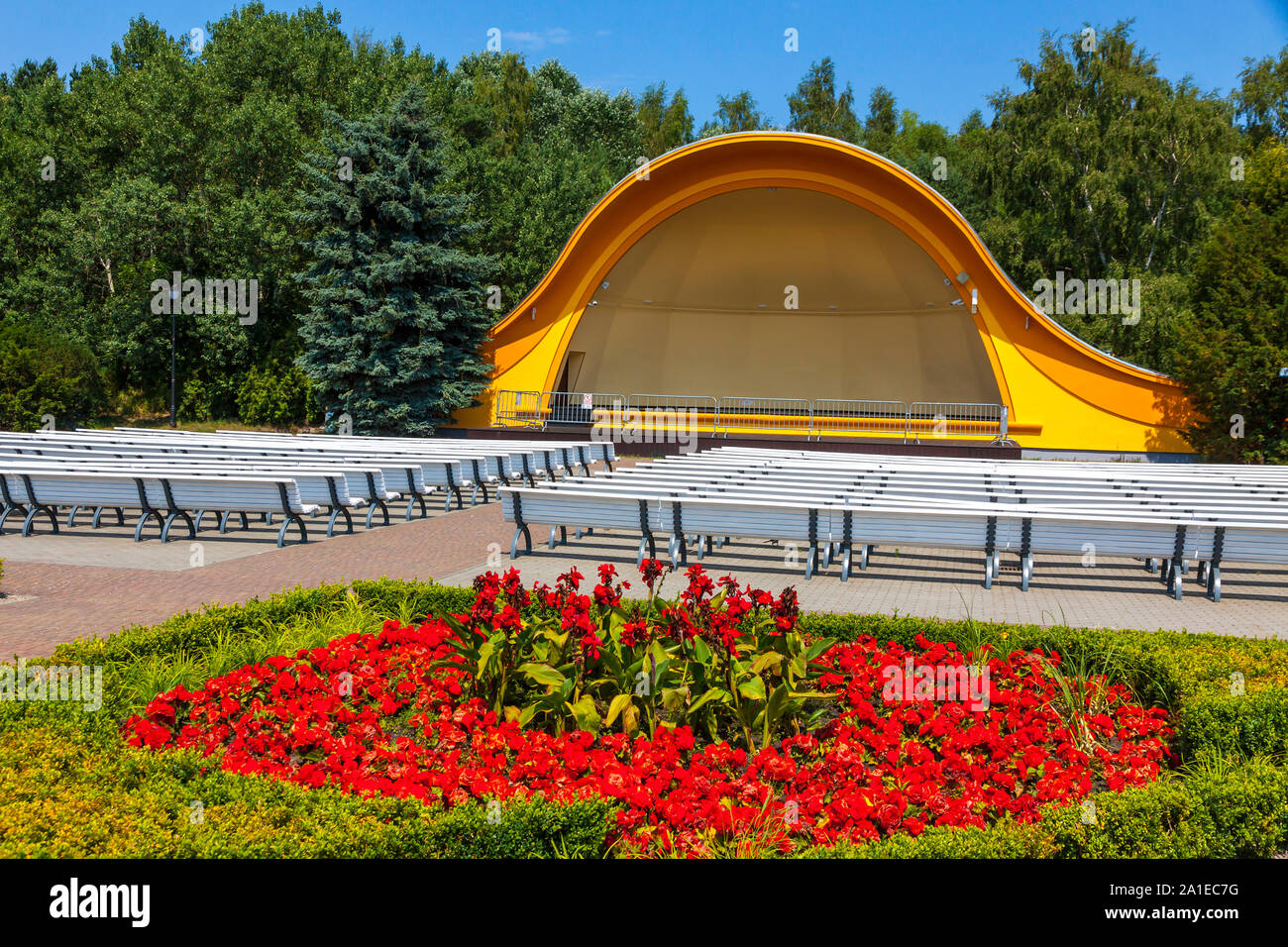 Concert shell hi-res stock photography and images - Alamy