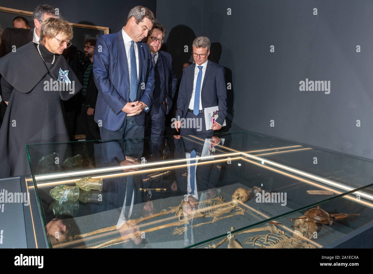 26 September 2019, Bavaria, Regensburg: Gloria von Thurn und Taxis (l-r ...