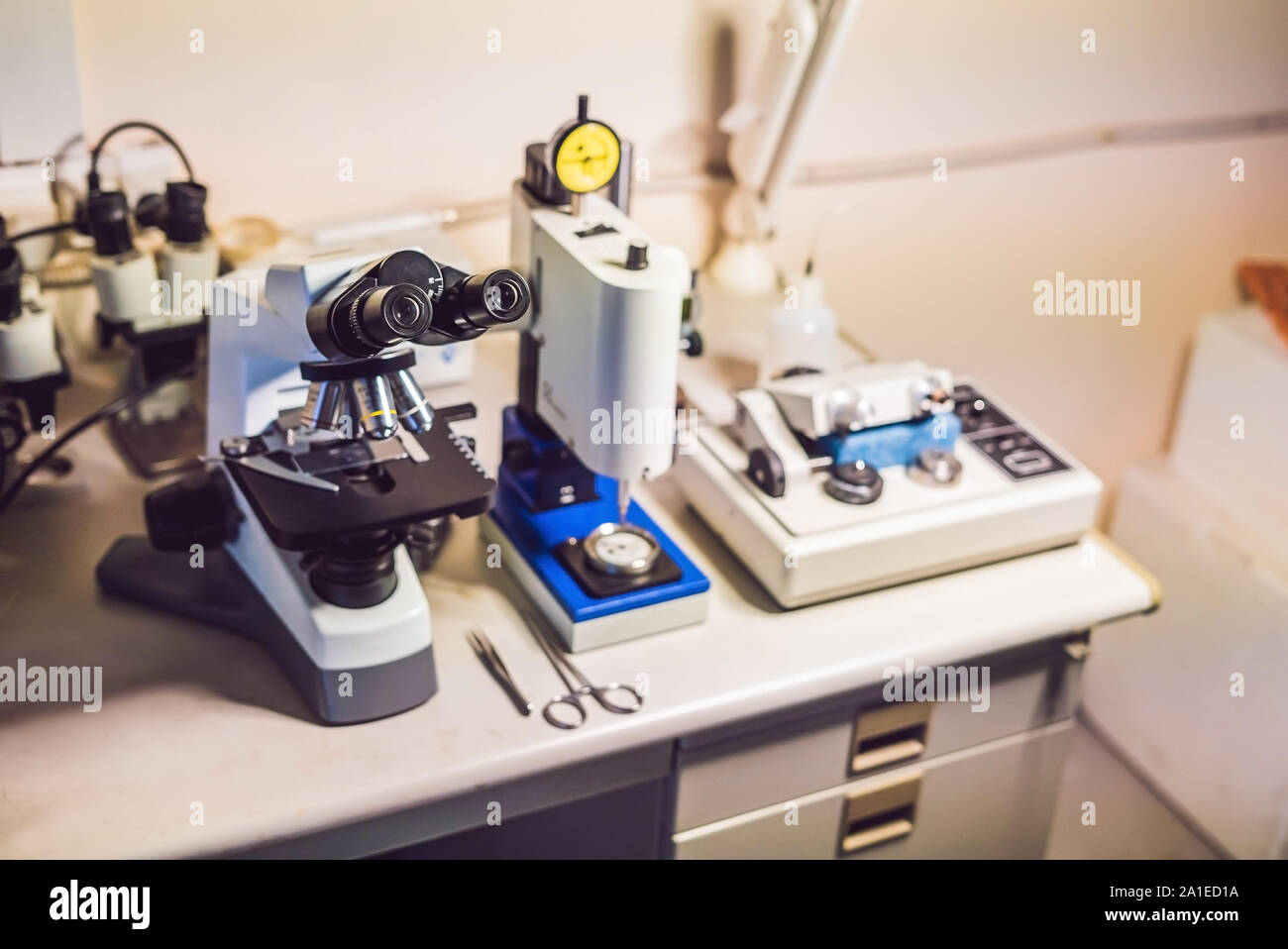 Electron microscopy atom hi-res stock photography and images - Alamy