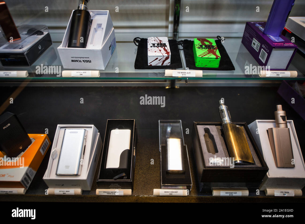 Vaping related deaths hi-res stock photography and images - Alamy