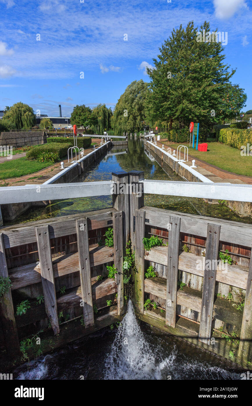 lock gates ware town centre high street , river lea navigation ...