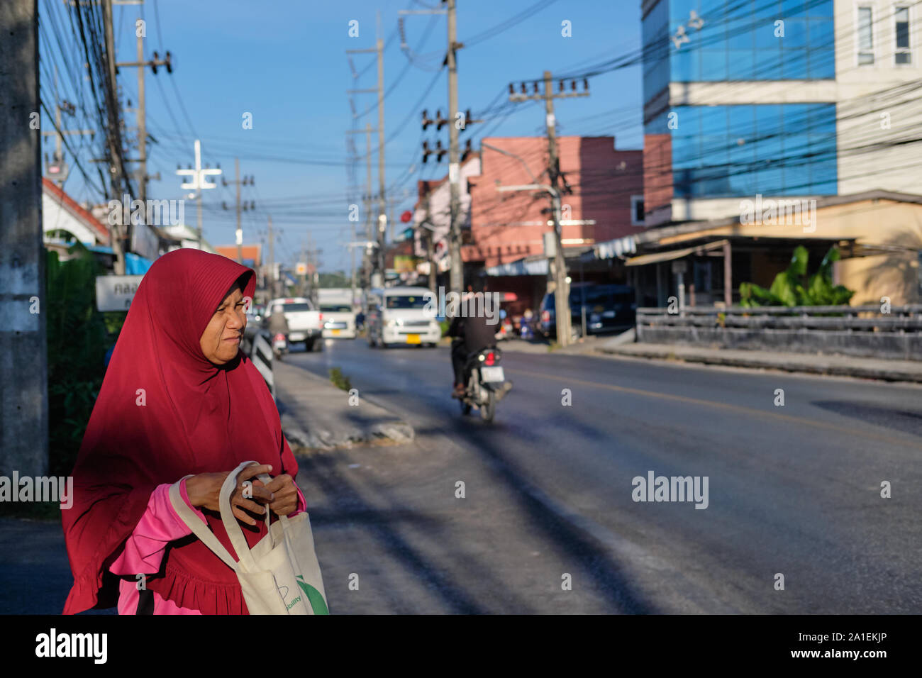 Muslim woman phuket hi-res stock photography and images - Alamy