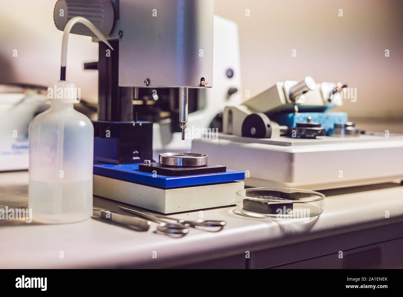 Electronic microscopy hi-res stock photography and images - Alamy