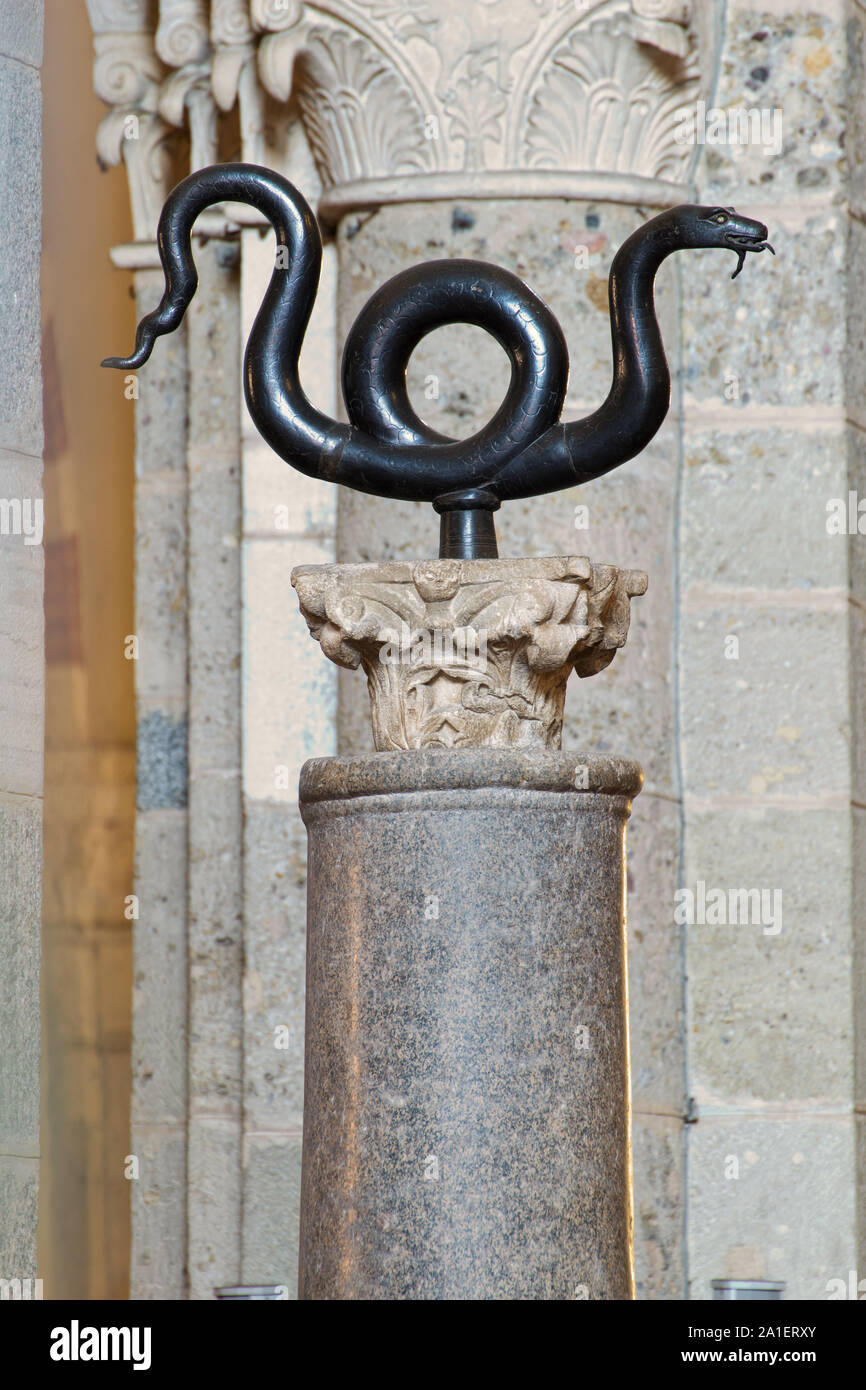 Moses and the snake hi-res stock photography and images - Alamy