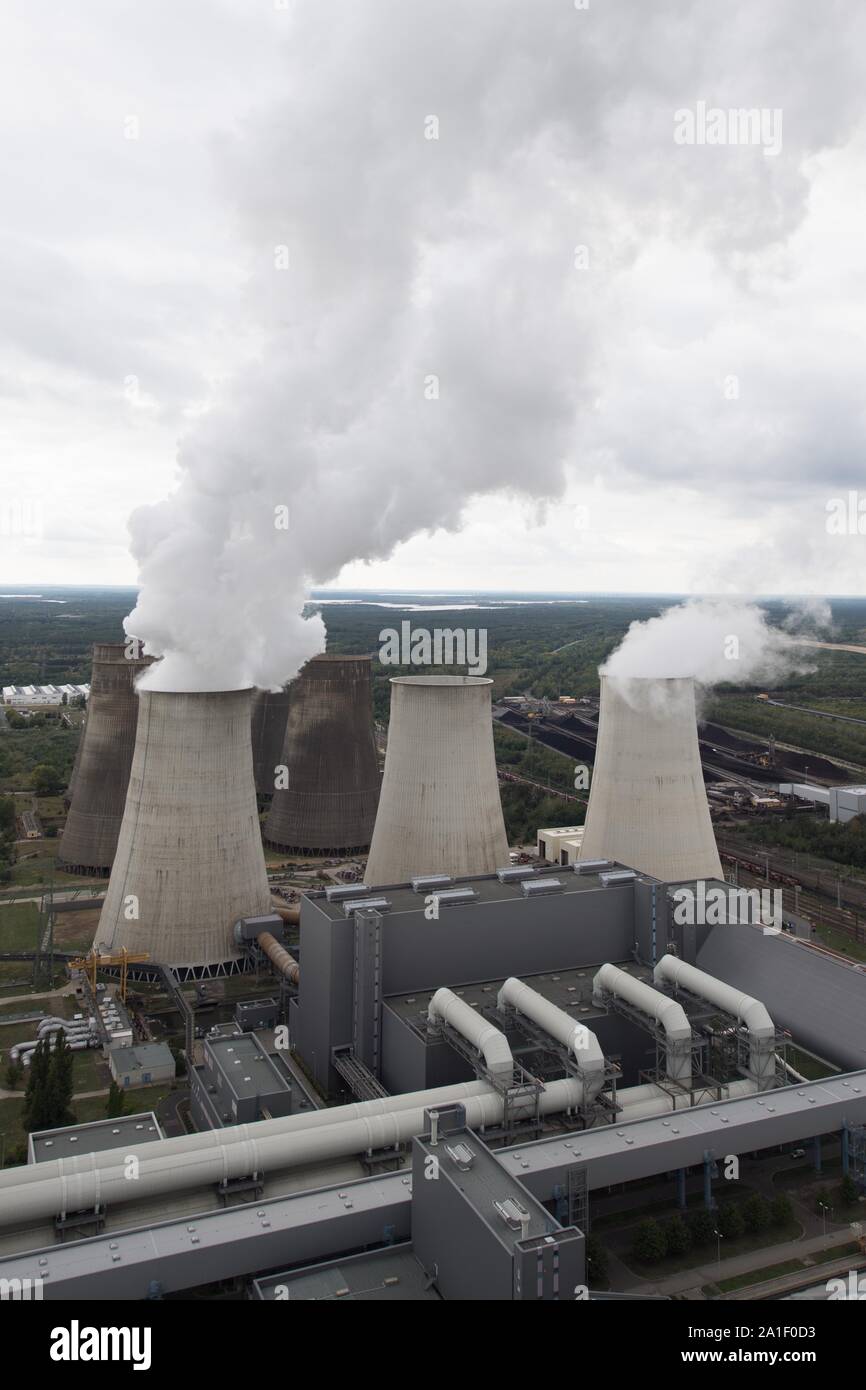 Boxberg, Germany. 26th Sep, 2019. View of the cooling towers of the ...