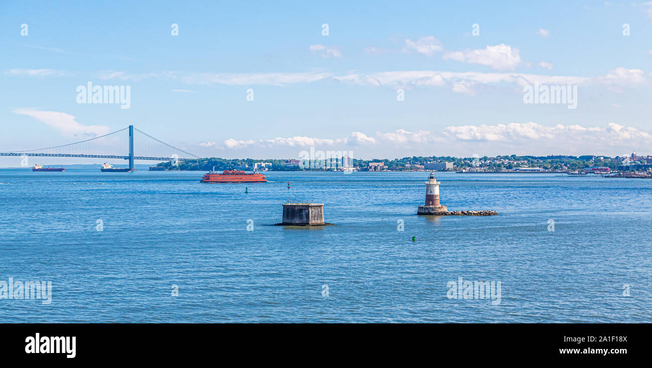 Staten island bridge hi-res stock photography and images - Alamy