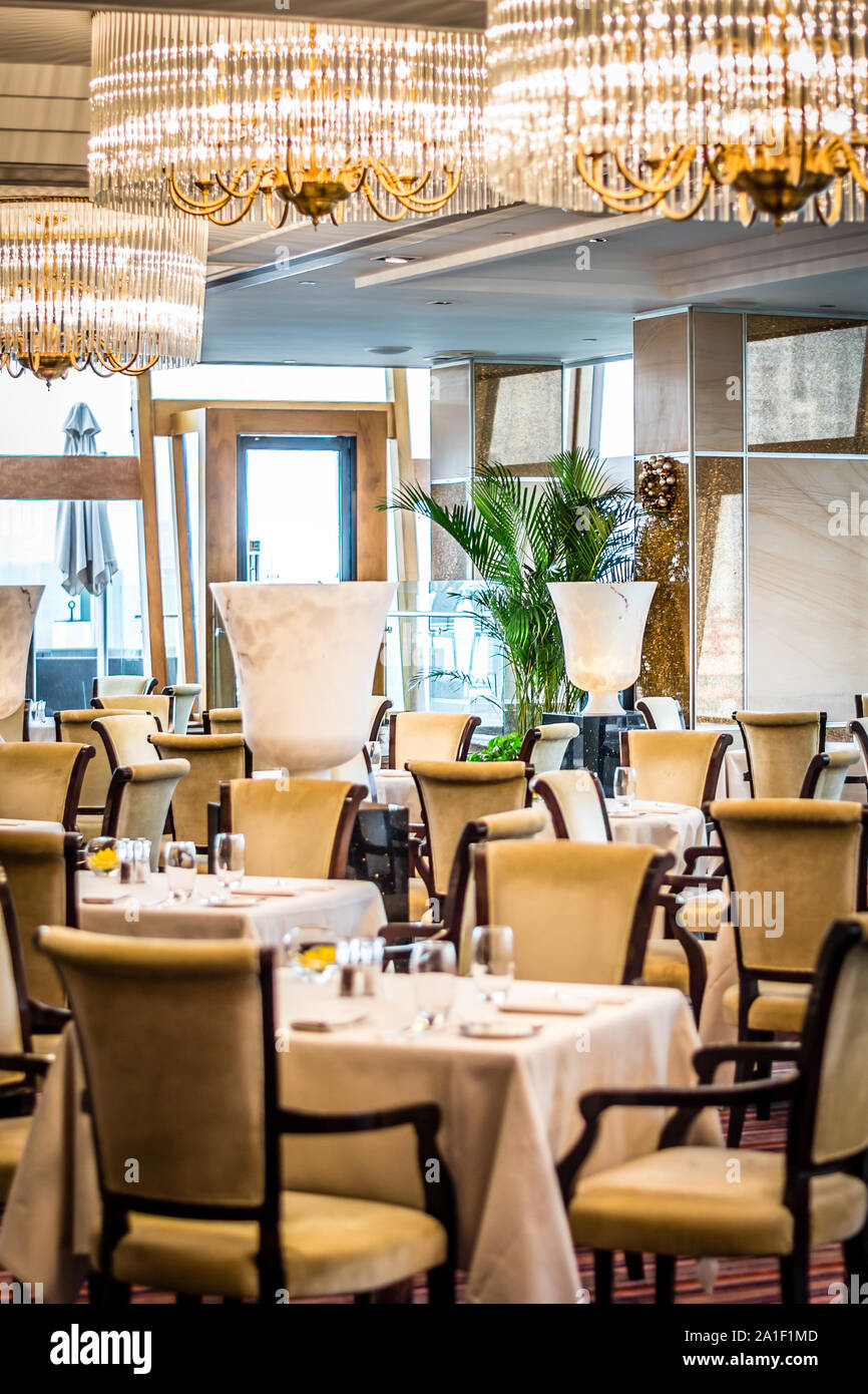 beautiful table settings with linen table cloths and white china tablle ...