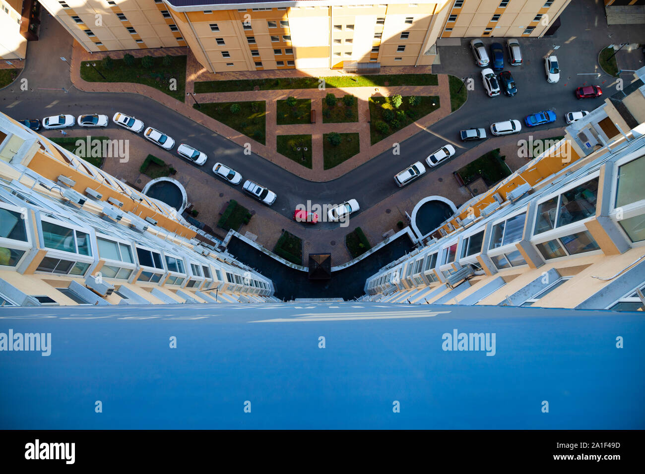 High rise courtyard hi-res stock photography and images - Alamy