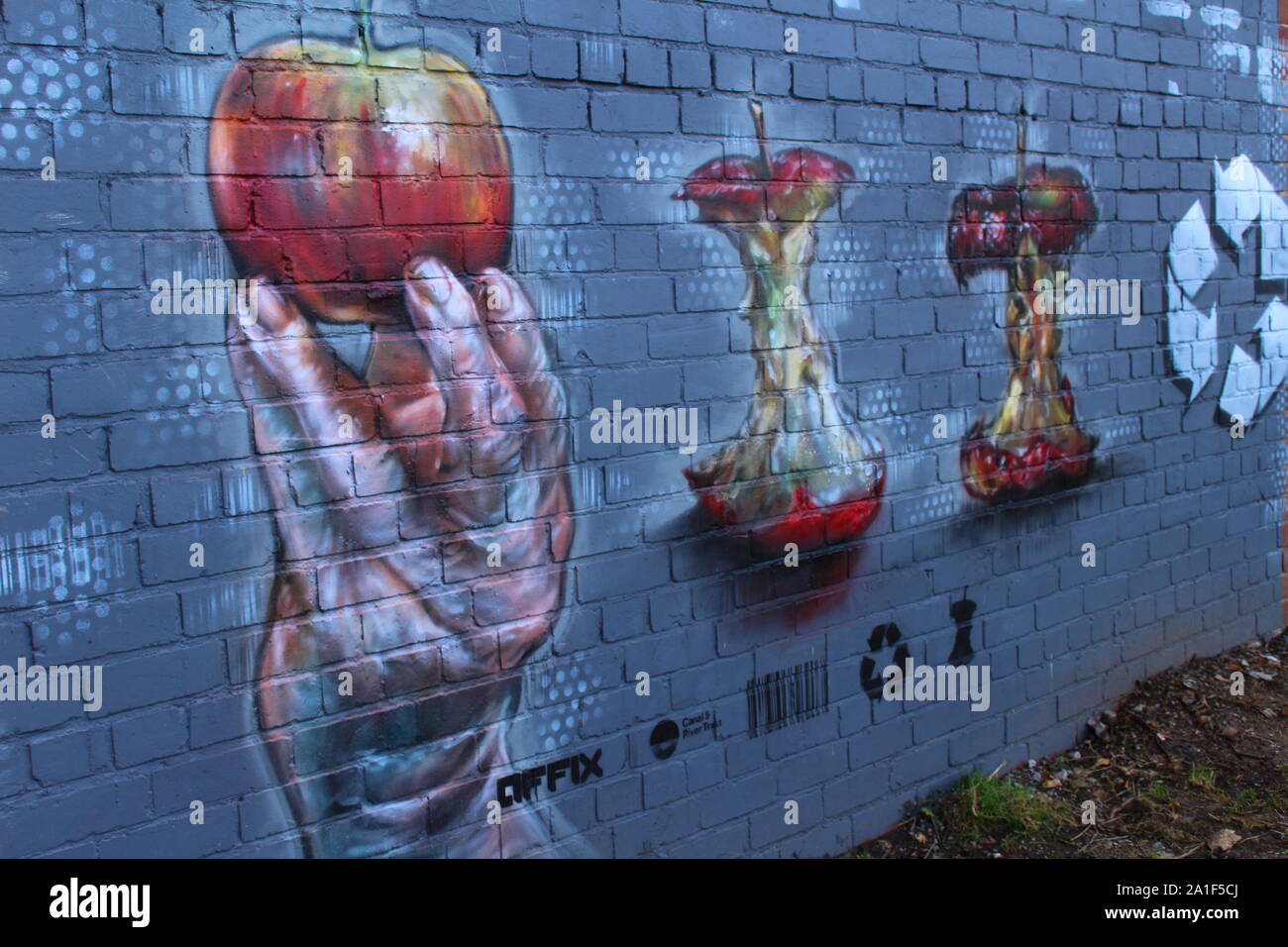 Street Art - Sheffield Sheaf Quay - Five Weirs Walk - Canal side Stock ...