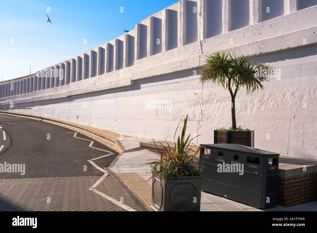 Flying dove one line hi-res stock photography and images - Alamy