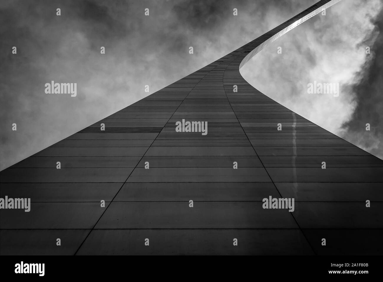 St louis arch sky clouds hi-res stock photography and images - Alamy