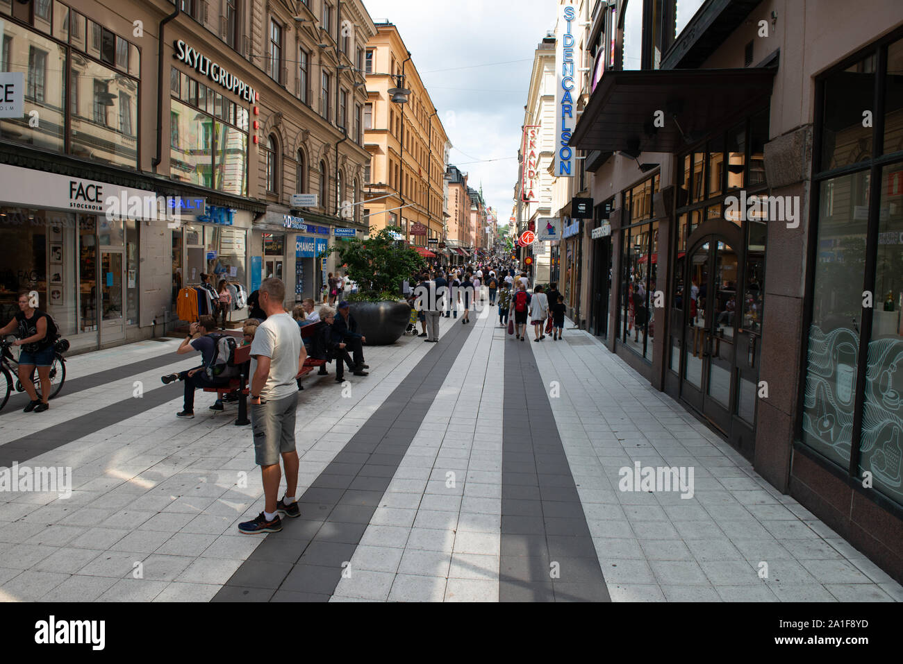 Shopping mall in stockholm hi-res stock photography and images - Alamy
