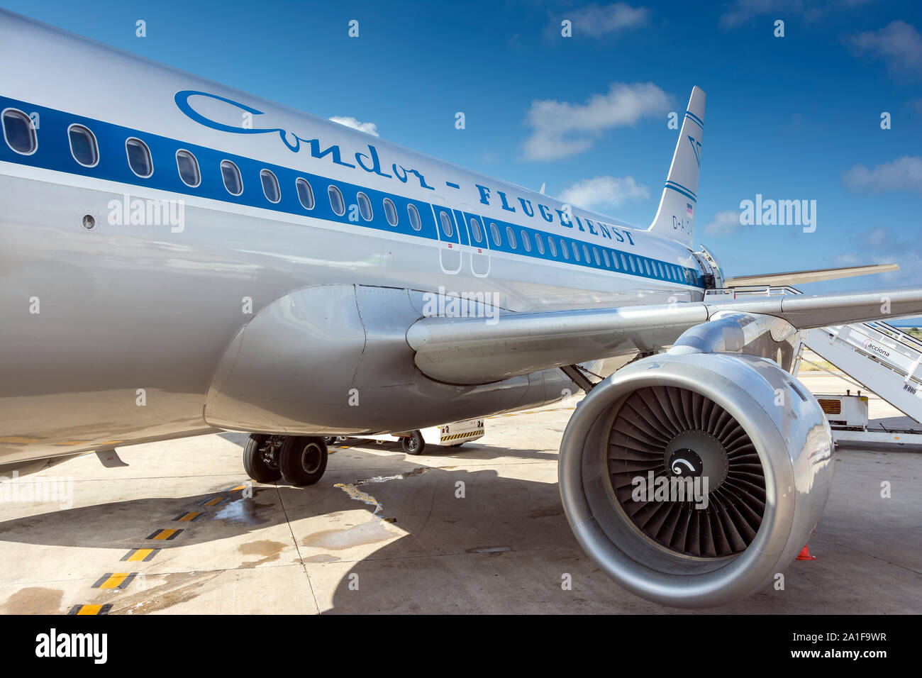 Ibiza aeroport hi-res stock photography and images - Alamy Ibiza aeroport hi-res stock photography and images - Alamy