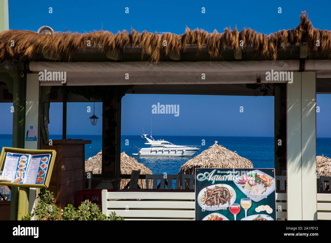 Perissa town sea greek village view hi-res stock photography and images ...