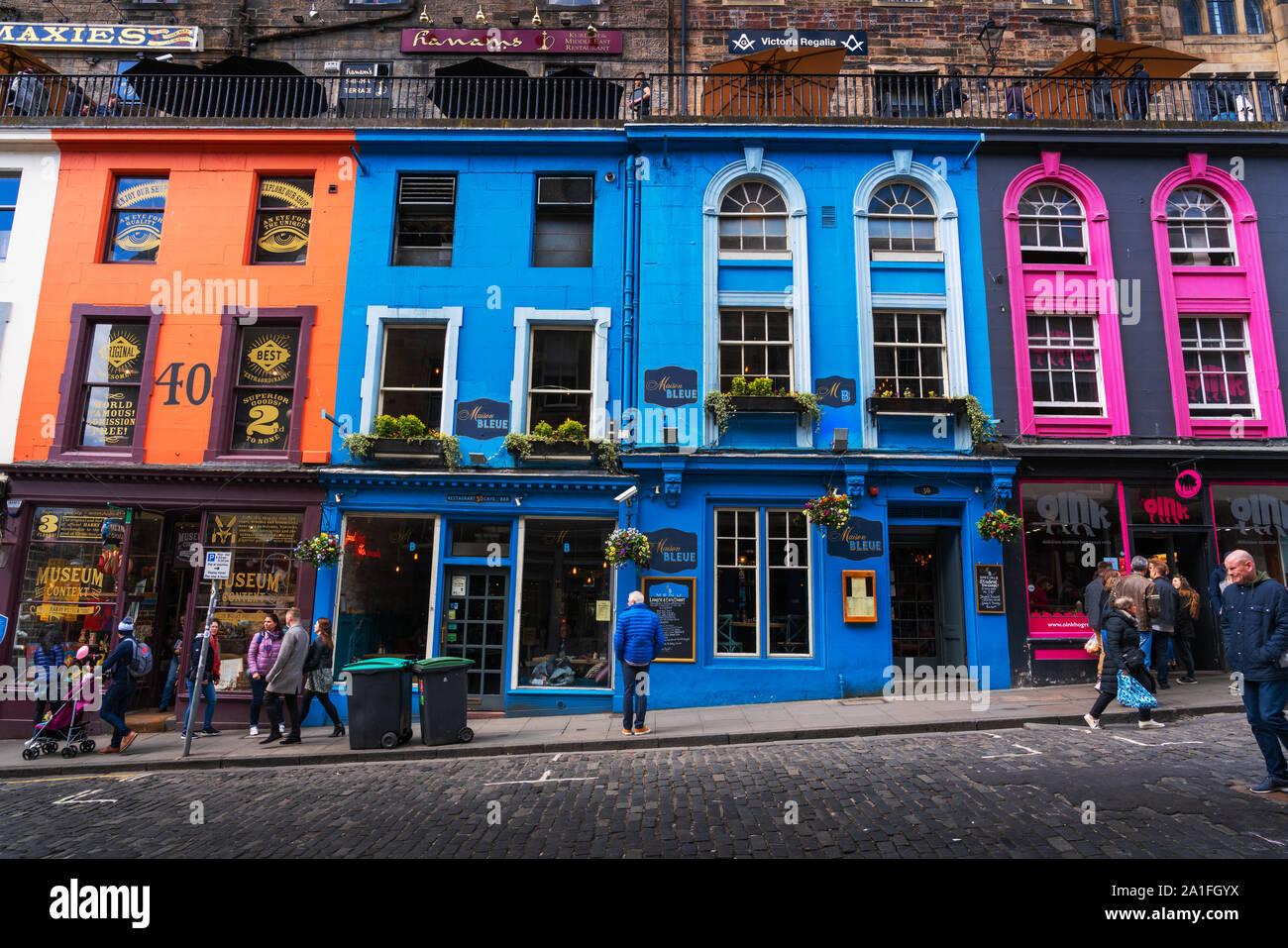 The colorful houses of Victoria Street in Edinburgh Stock Photo - Alamy