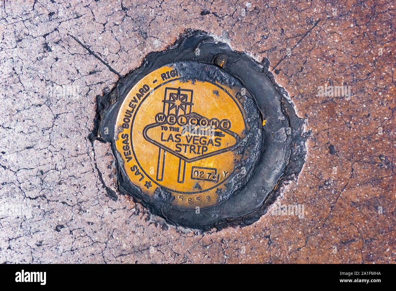 Manhole sign hi-res stock photography and images - Alamy