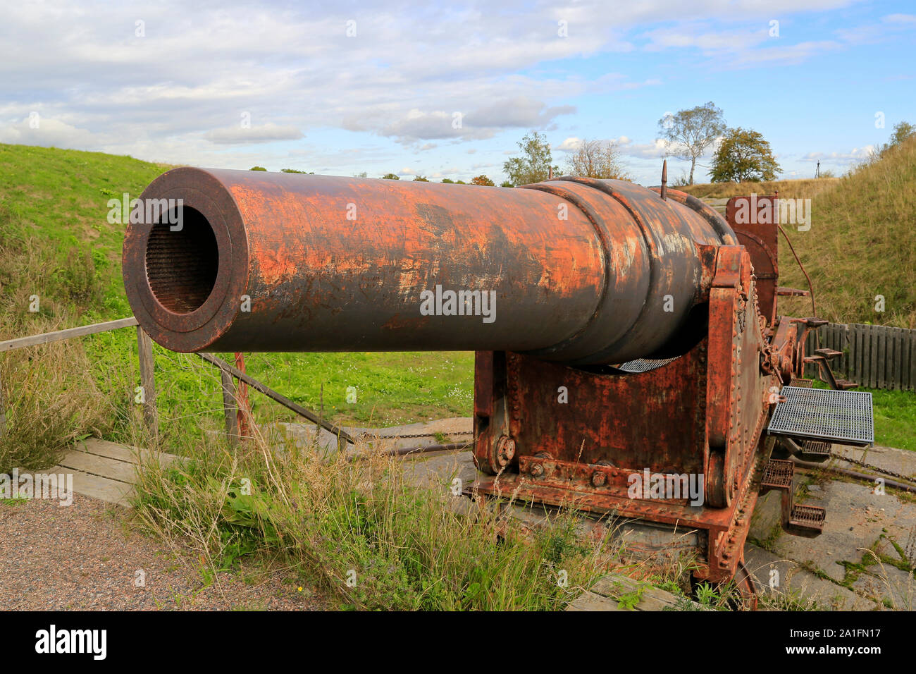 Weapon coastal cannon artillery hi-res stock photography and images - Alamy
