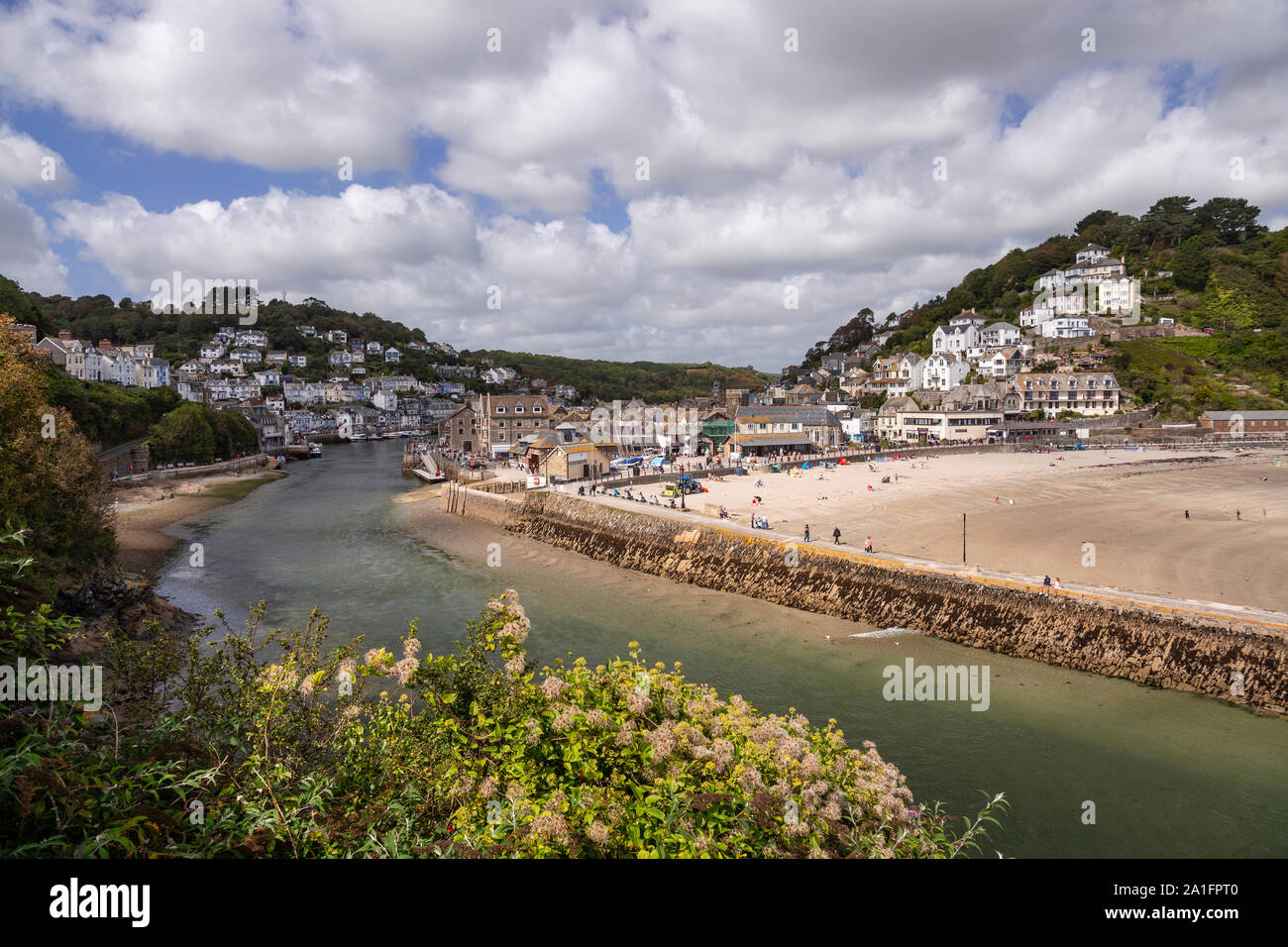 Looe harbour hi-res stock photography and images - Alamy