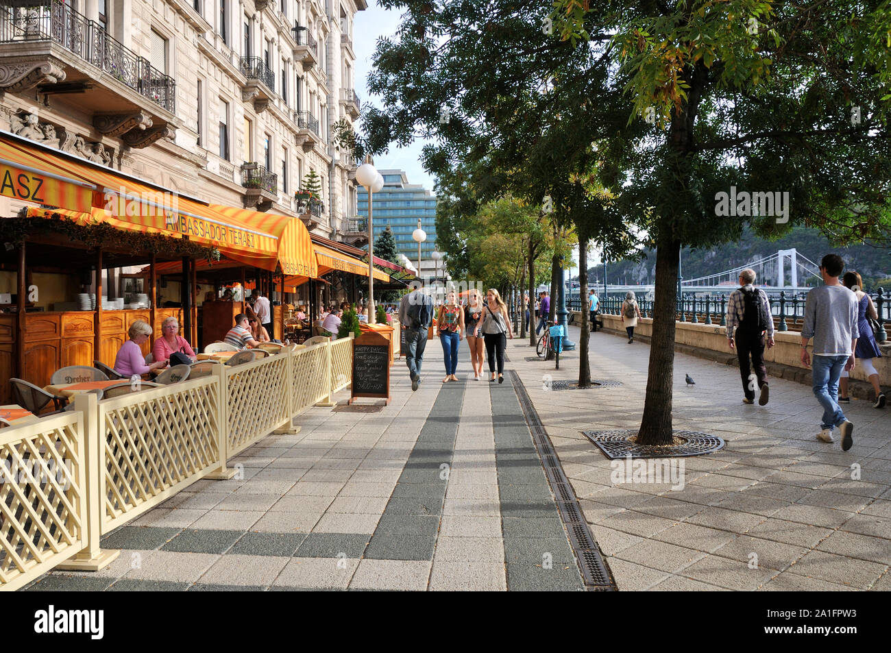 Budapest duna korzó hi-res stock photography and images - Alamy