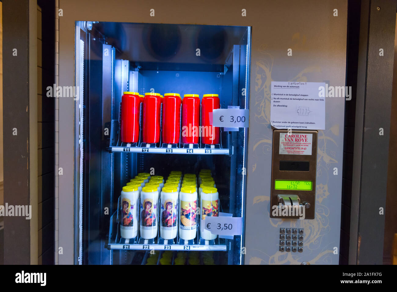 Vending_machine hi-res stock photography and images - Alamy