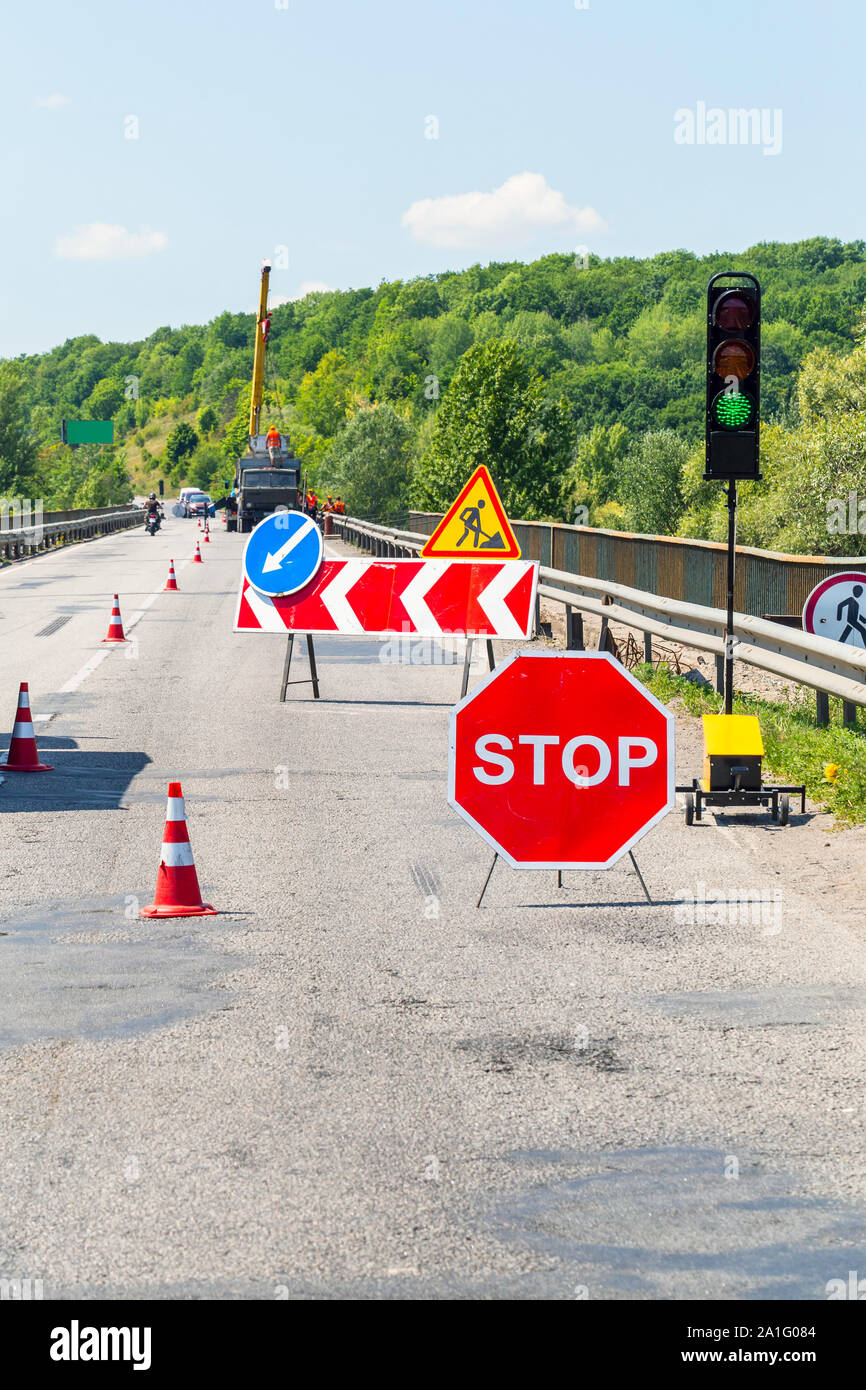 Signal repair truck hi-res stock photography and images - Alamy