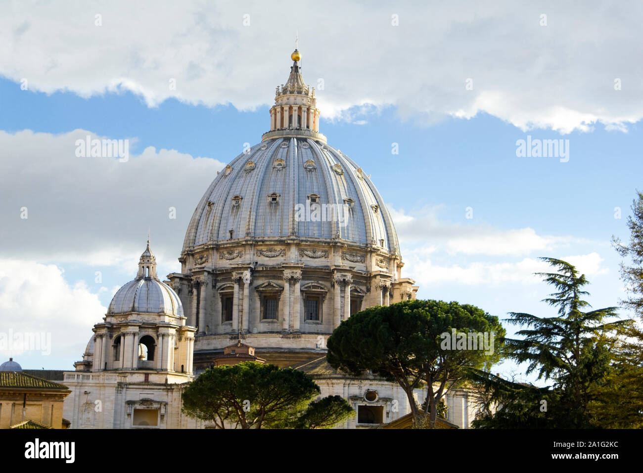 Cupola of St. Peter's Basilica, Rome, Vatican State Stock Photo - Alamy