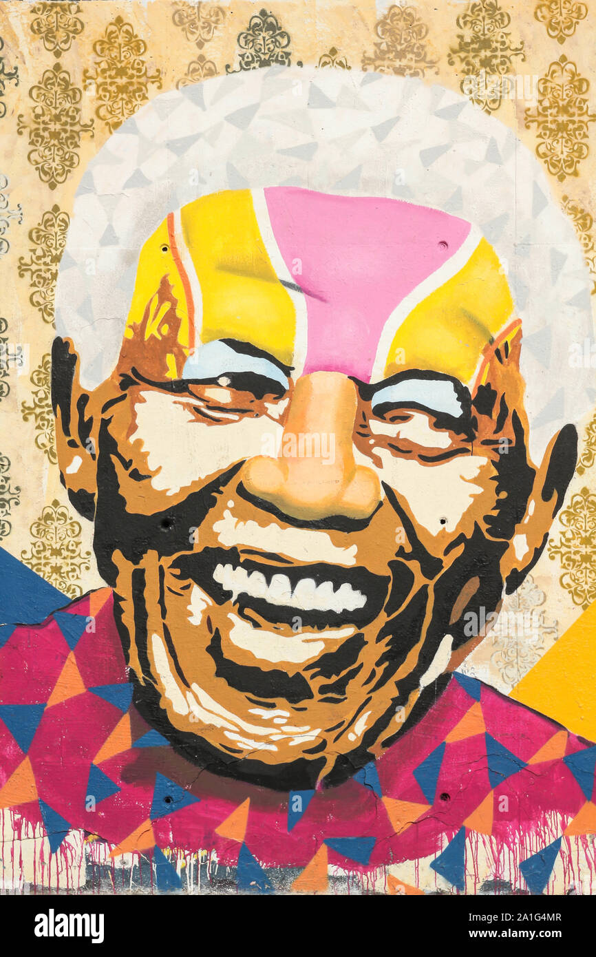 Nelson mandela mural painting hi-res stock photography and images - Alamy