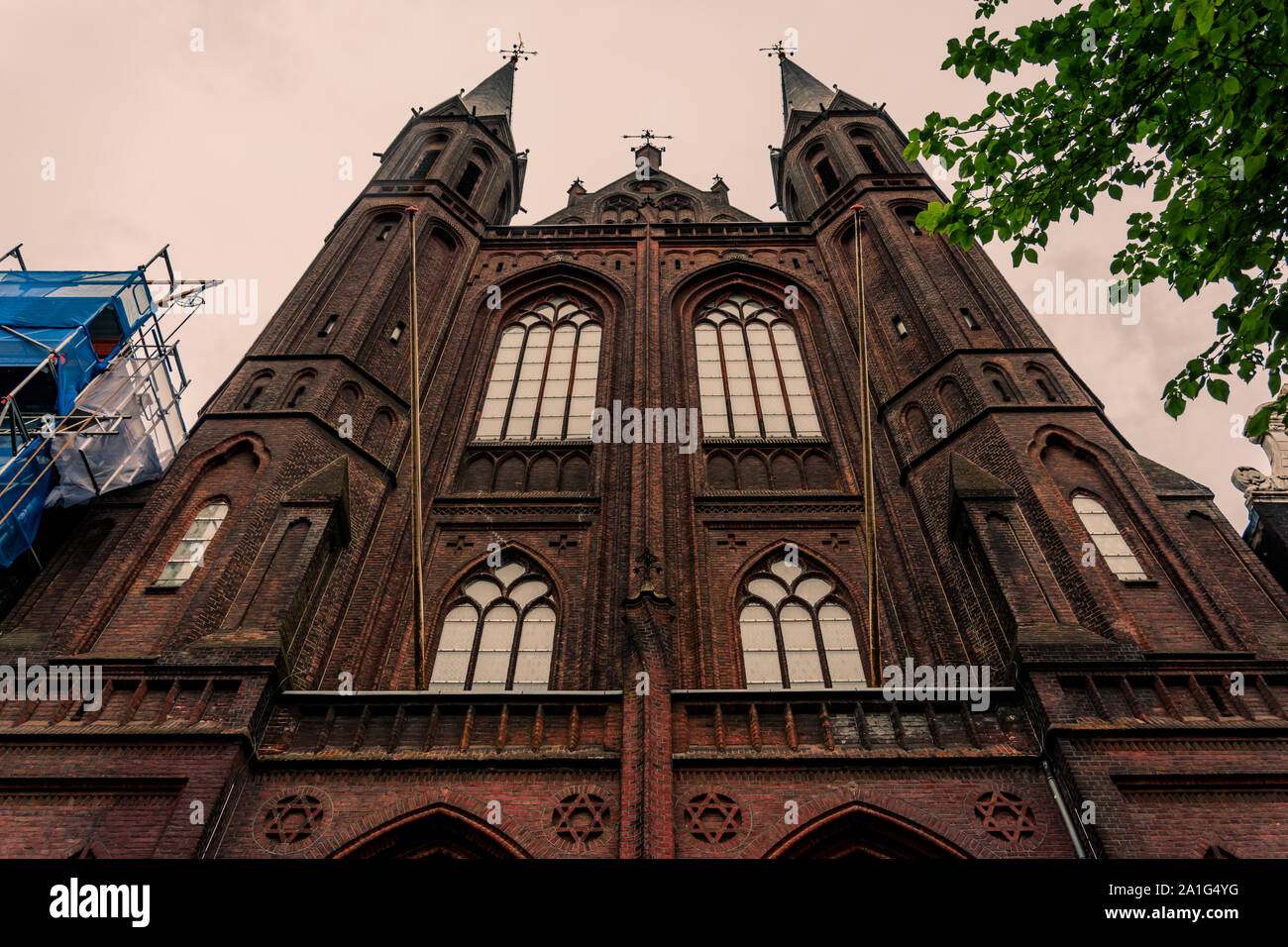Gothic brick arch hi-res stock photography and images - Alamy