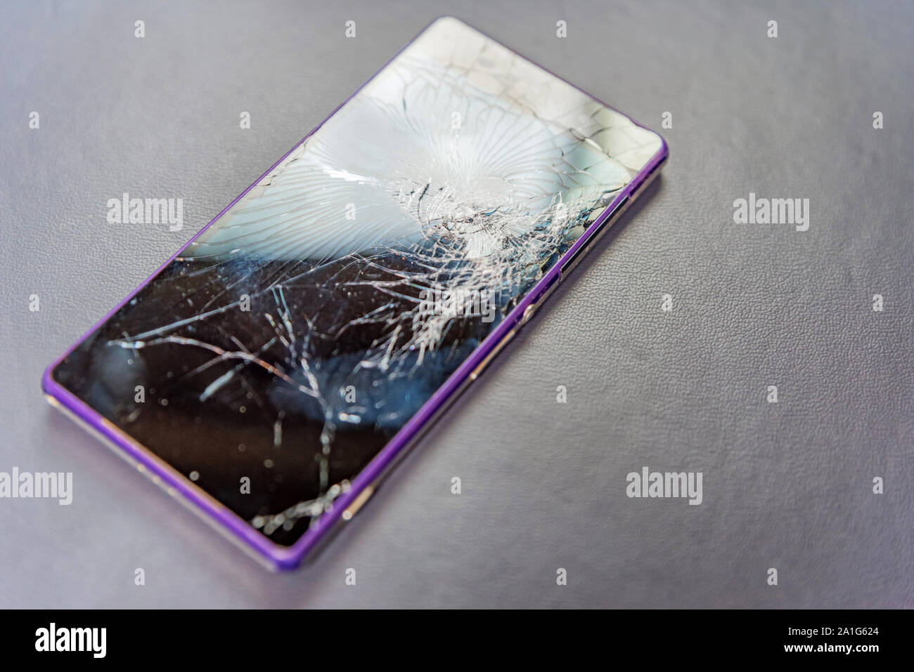Purple smartphone case hi-res stock photography and images - Alamy
