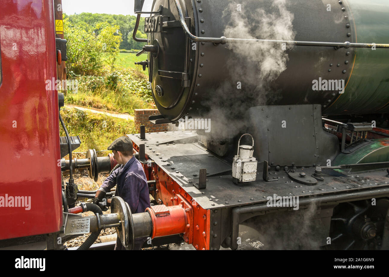 Vintage steam train carriage coupling hi-res stock photography and ...