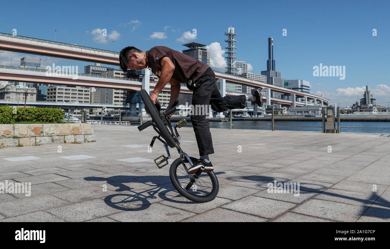 Stunt performer hi-res stock photography and images - Alamy