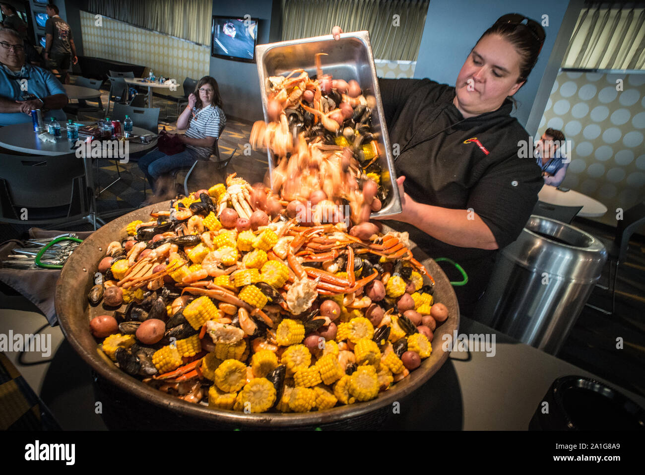 Clam bake hi-res stock photography and images - Alamy