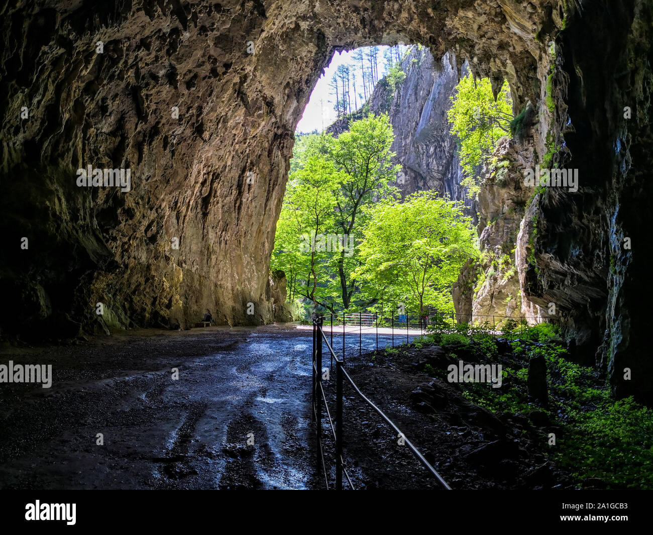 Entrance to a karst cave hi-res stock photography and images - Alamy