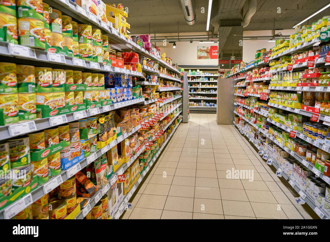 Supermarket interior layout hi-res stock photography and images - Alamy
