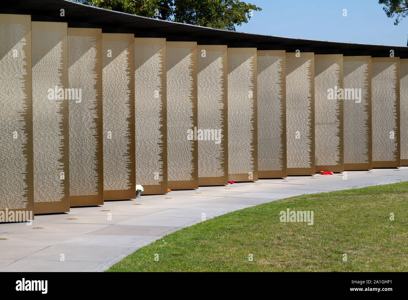 Ring of Remembrance with the names of over 580,000 fallen soldiers in ...
