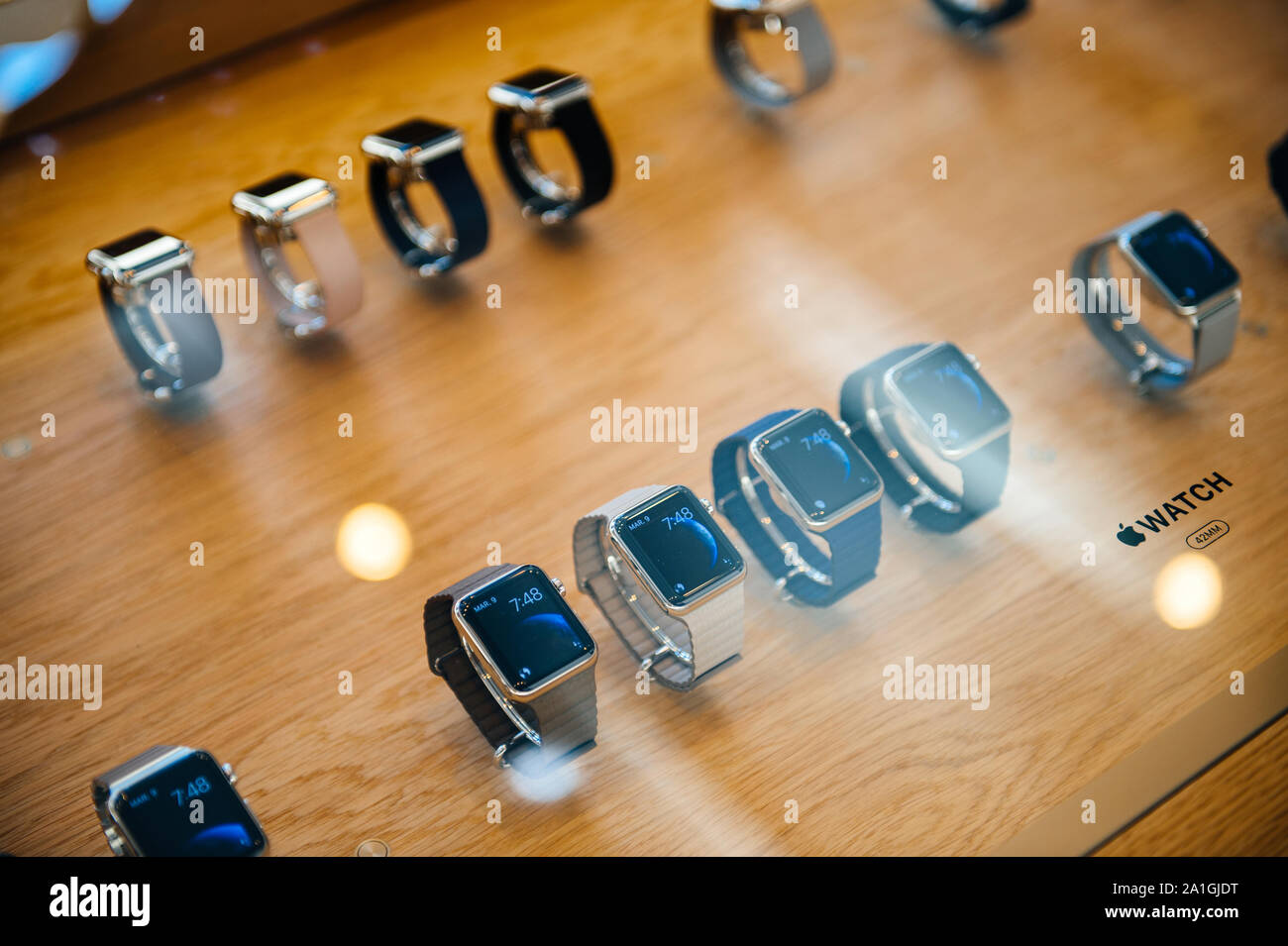 Gold apple concepts hi-res stock photography and images - Alamy