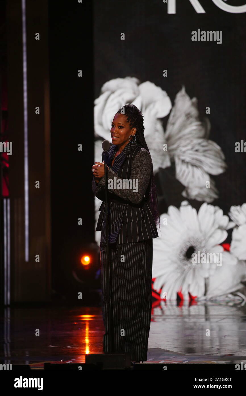 2019 Black Girls Rock! Awards Honoring Angela Bassett (Icon Award ...