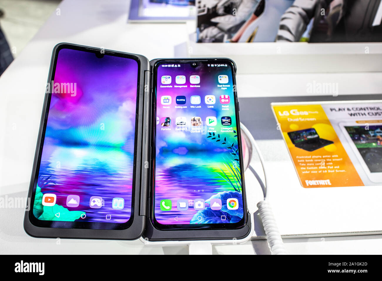 Dual screen hi-res stock photography and images - Alamy