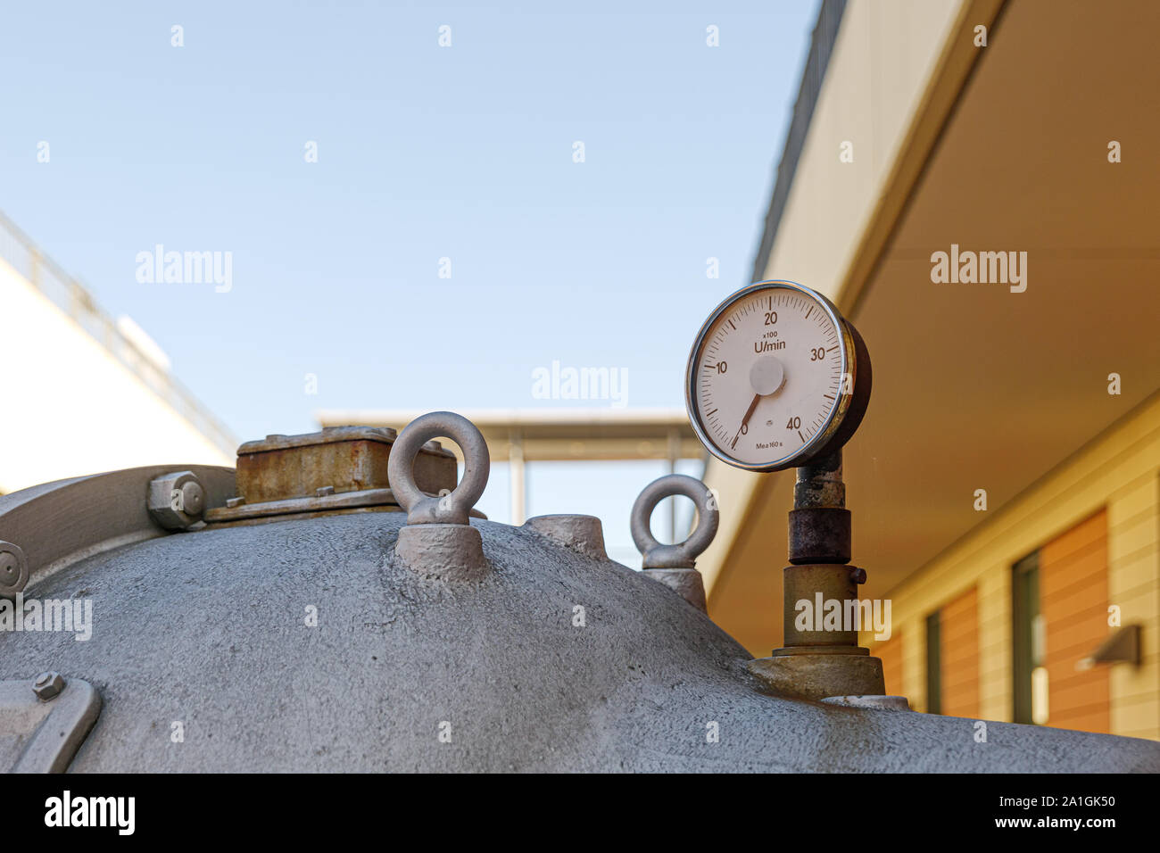 Broken Pressure Gauge High Resolution Stock Photography and Images - Alamy