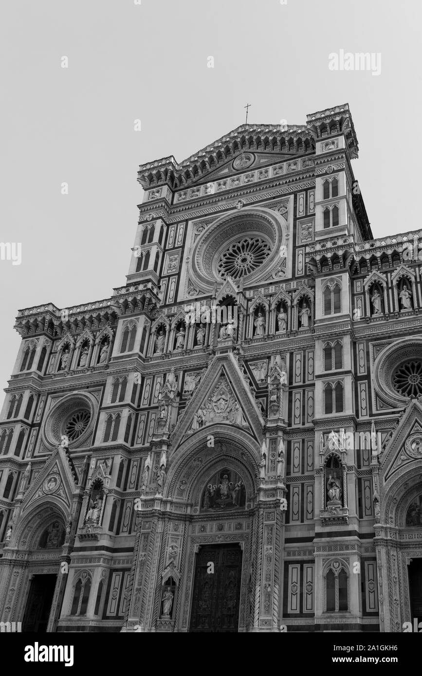 Beautiful view famous cathedral santa Black and White Stock Photos ...