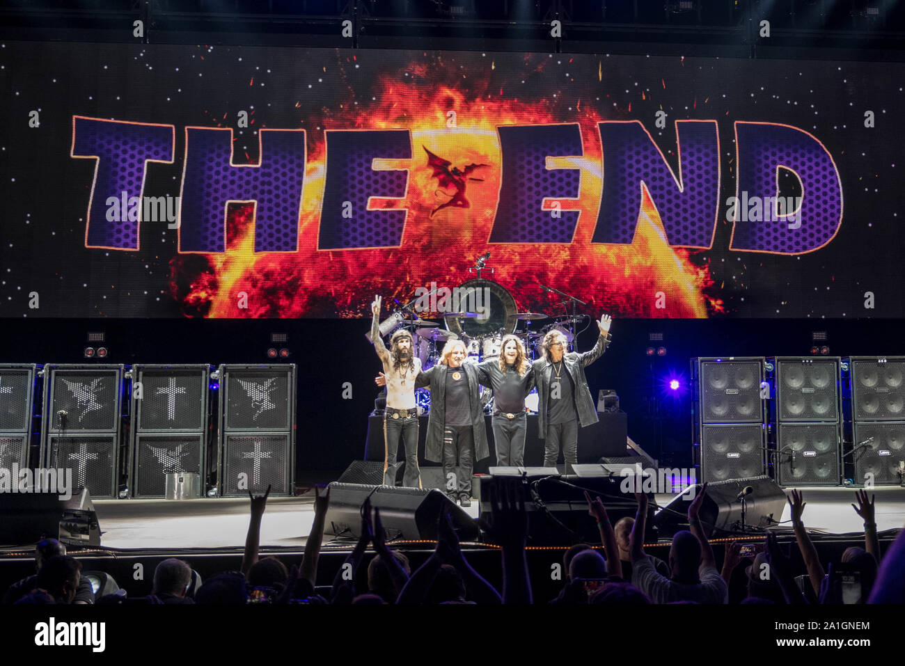 Final bow hi-res stock photography and images - Alamy