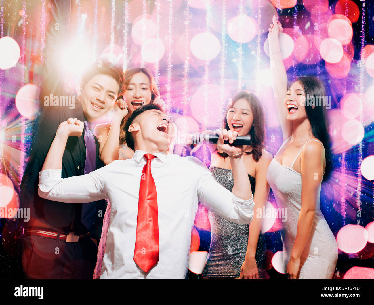 Chinese young people dancing party hi-res stock photography and images ...